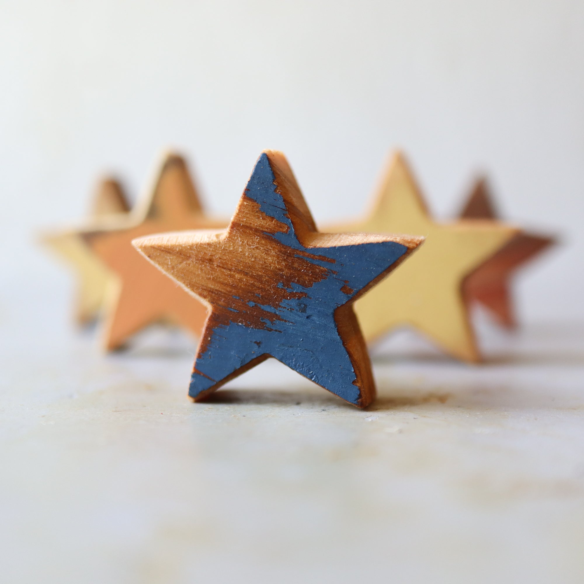 Small Reclaimed Wood Stars – Dennehey Design Co.